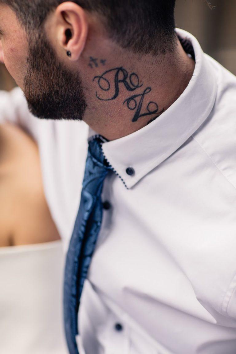 Tatouage cou et nuque : 60 dessins tendances en 2023
