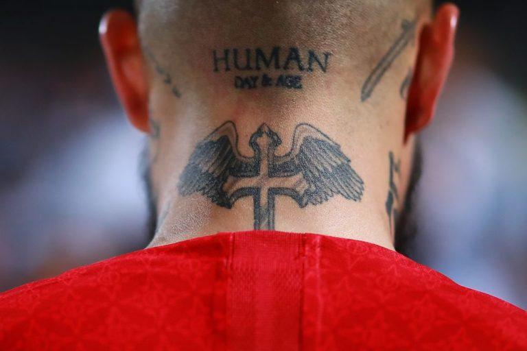 Tatouage cou et nuque : 60 dessins tendances en 2023