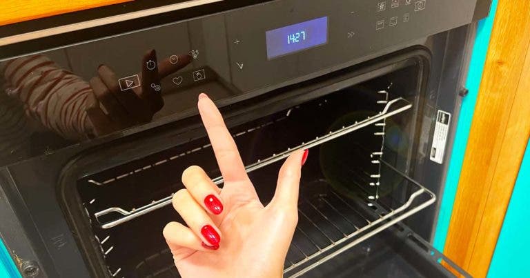 Comment nettoyer un four pyrolyse sans utiliser la pyrolyse