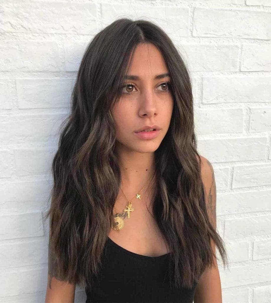 Coupe de cheveux longue : 20 idées de coiffures tendance 2024