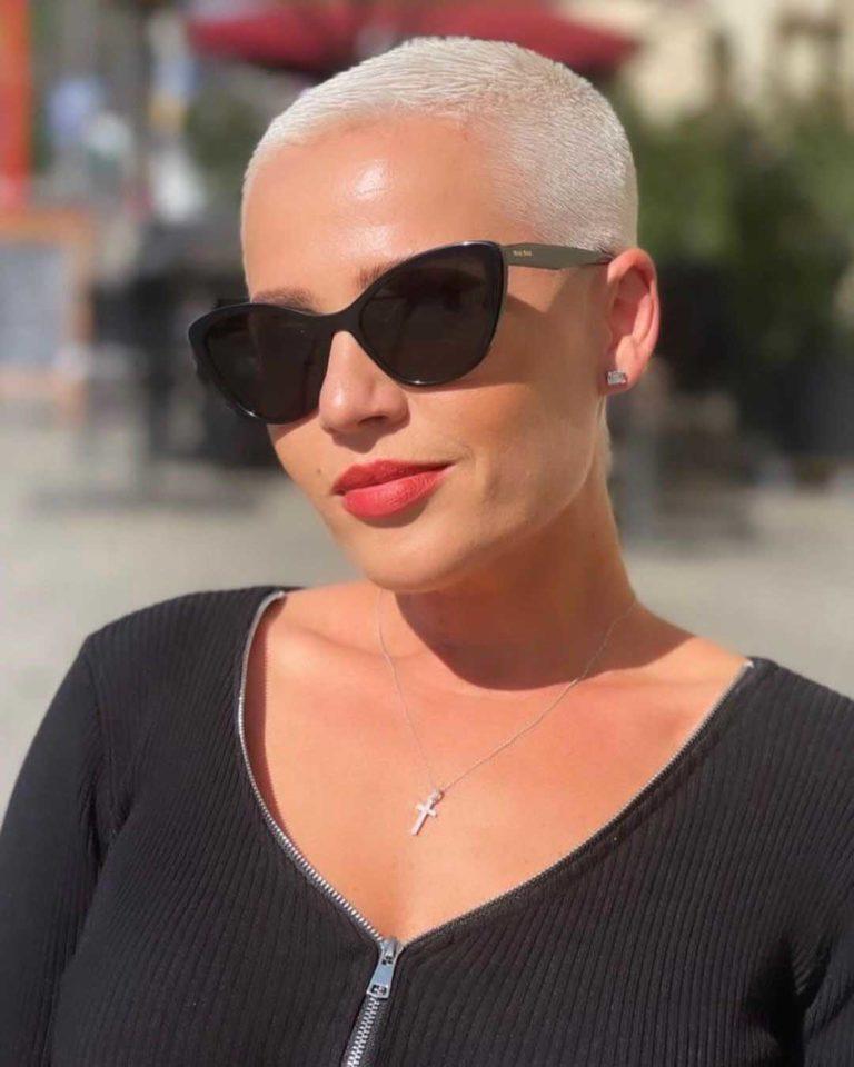 La coupe Buzz Cut pour femmes, la coiffure tendance avec les cheveux rasés
