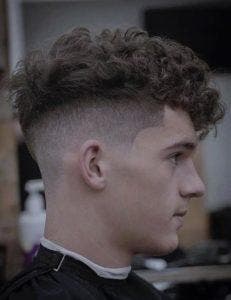 Coupe Inoxtag : 10 idées de coiffures pour homme tendance en 2024