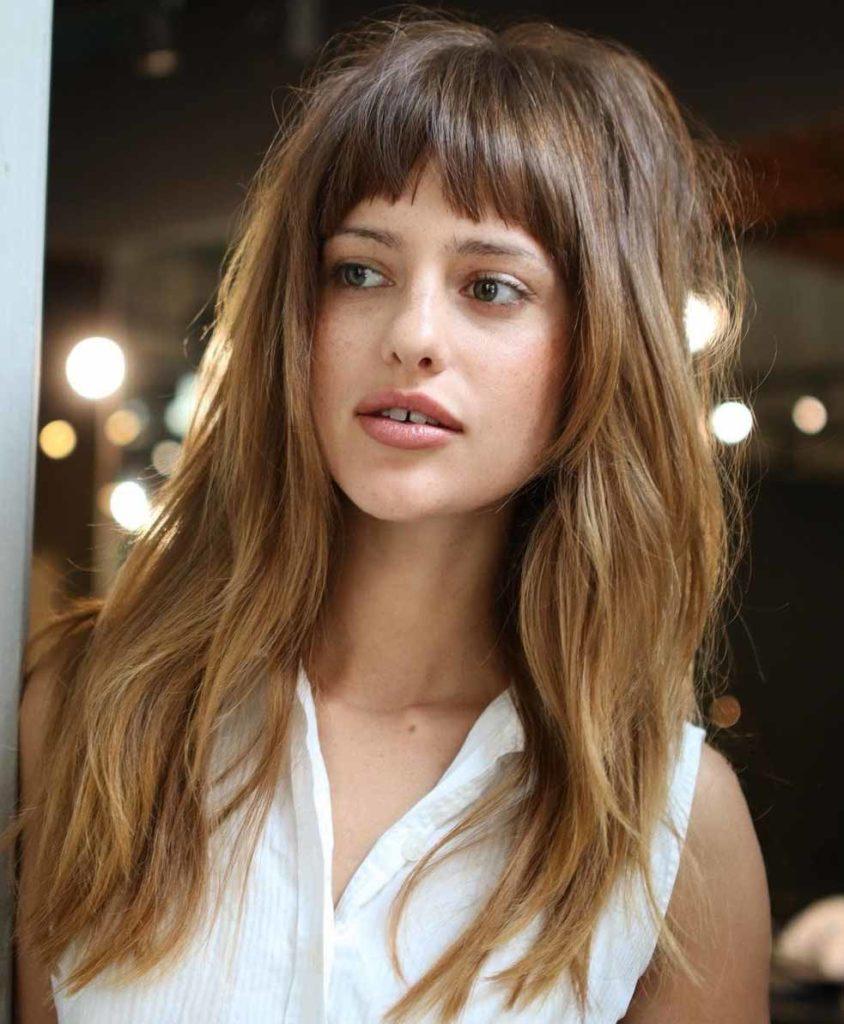 Coupe pour cheveux longs : 20 idées tendance avec frange