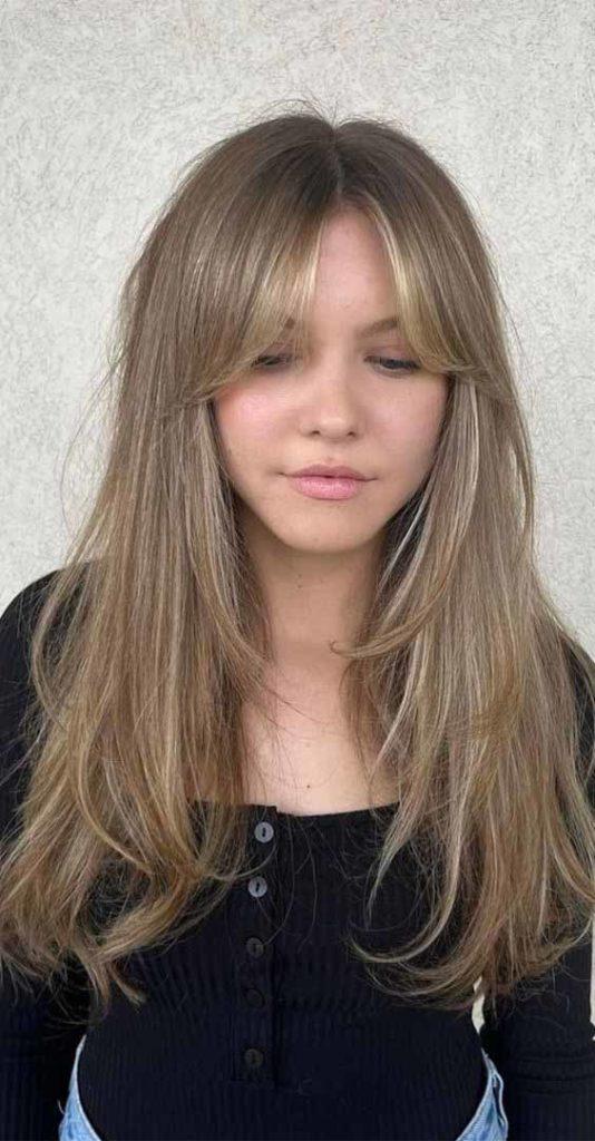 Coupe pour cheveux longs : 20 idées tendance avec frange