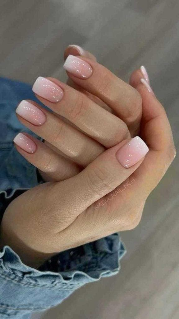 Manucure rose : 40 idées de Nail Art tendances en 2023