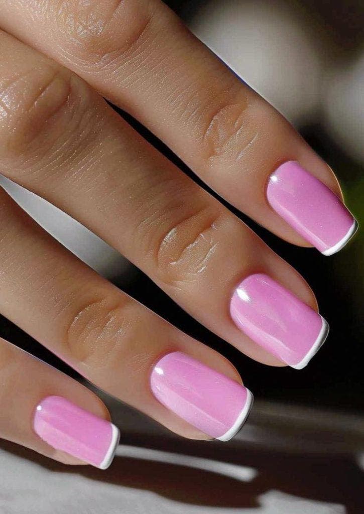 French manucure blanche : 15 idées pour vos ongles à essayer en 2024