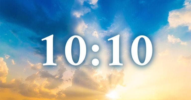 Heure miroir 10h10 : quelle est sa signification