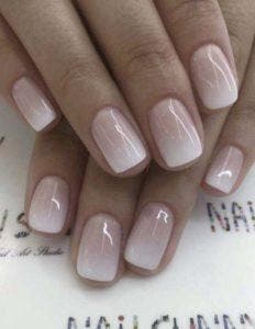 Babyboomer : 15 manucures tendance pour sublimer vos ongles en 2024