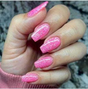 Manucure rose : 40 idées de Nail Art tendances en 2023