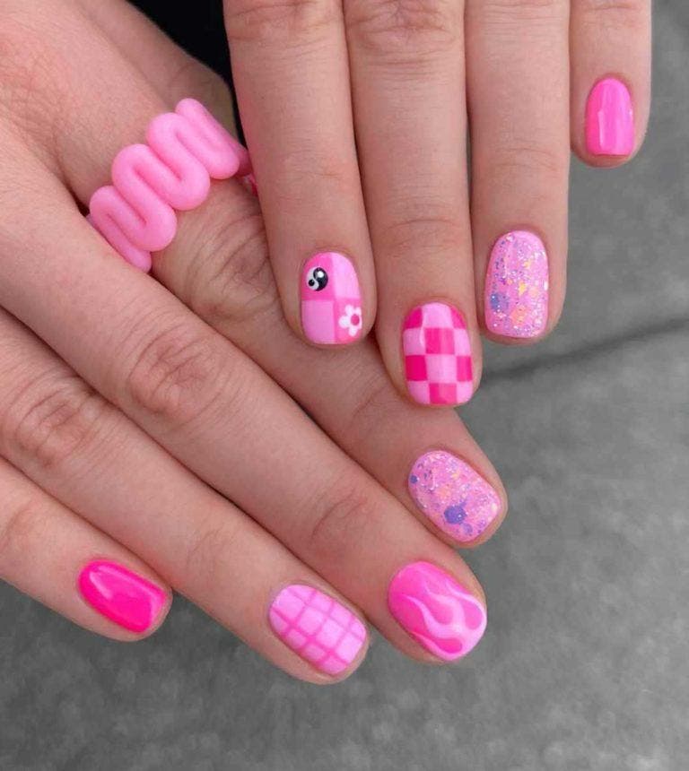 Manucure rose : 40 idées de Nail Art tendances en 2023