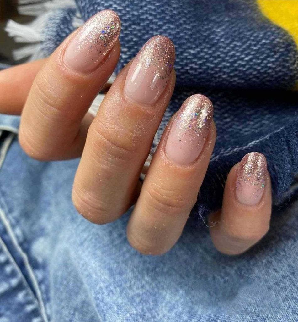 Manucure rose : 40 idées de Nail Art tendances en 2023