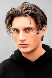 Middle part homme : 20 coiffures tendance en 2024