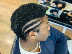 Nattes collées pour hommes : 20 idées de tresses à la mode en 2024