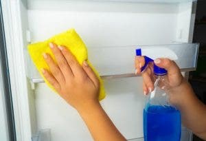 Comment nettoyer le frigo ? Le guide étape par étape