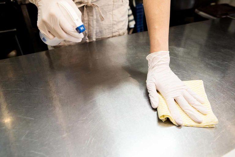 Comment nettoyer l’inox sans produits chimiques