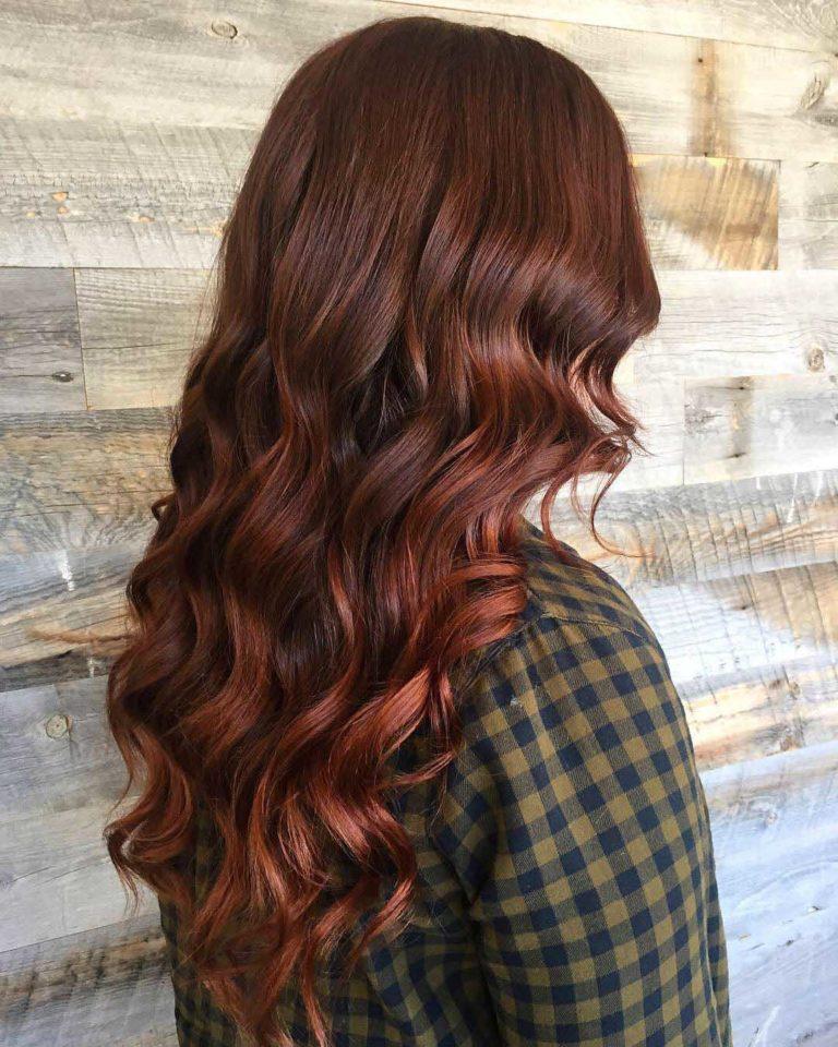 20 idées tendance pour adopter la couleur auburn sur vos cheveux en 2024