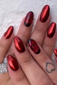 Ongles rouges : 25 façons à la mode de porter cette manucure en 2024