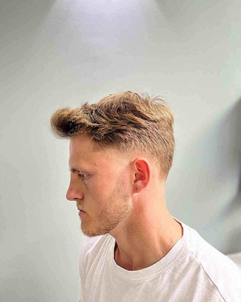 Coiffure taper : 15 idées tendances pour les hommes blonds