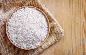 Pourquoi faut-il garder un bol de riz à l'entrée de la maison