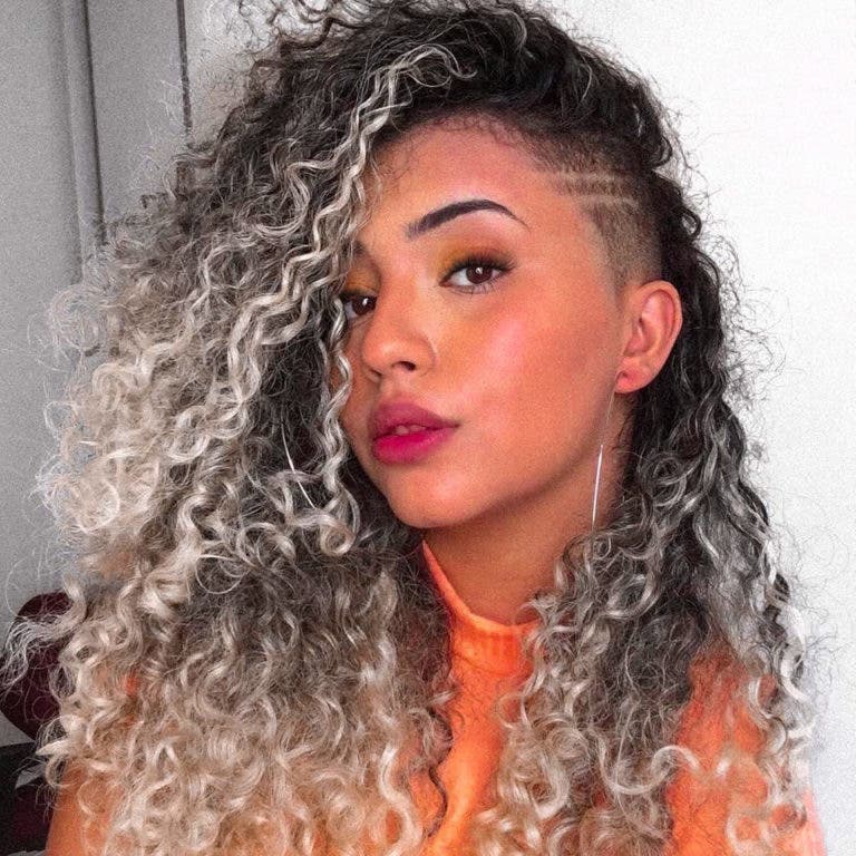 Capelli ricci rasati di lato: 60 foto piene di stile – trucchi per il ...