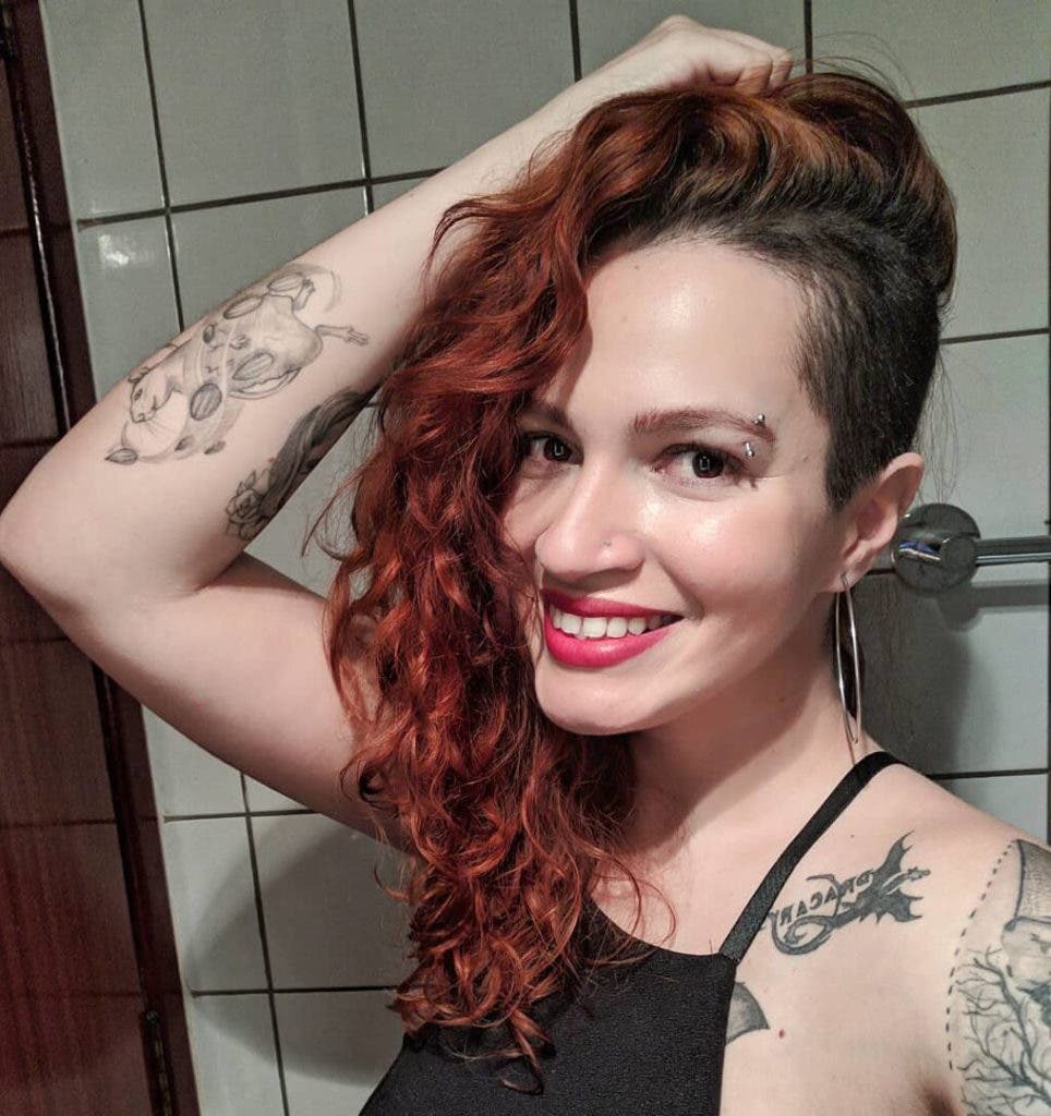 Capelli ricci rasati di lato: 60 foto piene di stile – trucchi per il ...