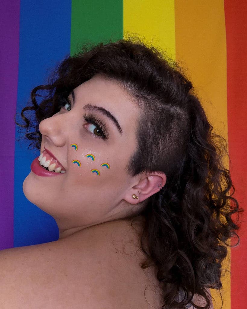 Capelli ricci rasati di lato: 60 foto piene di stile – trucchi per il ...