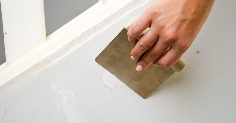 Comment reboucher un trou dans un mur selon sa taille et la surface