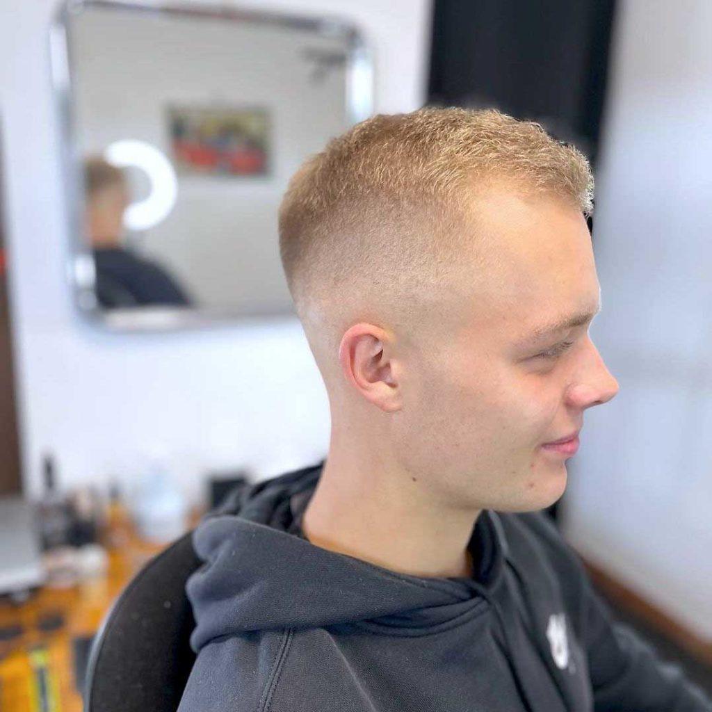 Coupes cheveux courts pour homme : 55 coiffures tendances en 2023