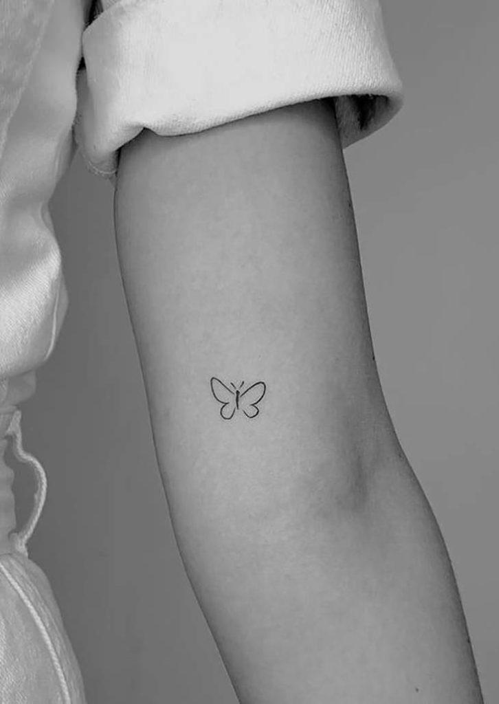 Tatouage Papillon Minimaliste