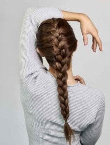 Comment faire une tresse française ? Le guide étape par étape